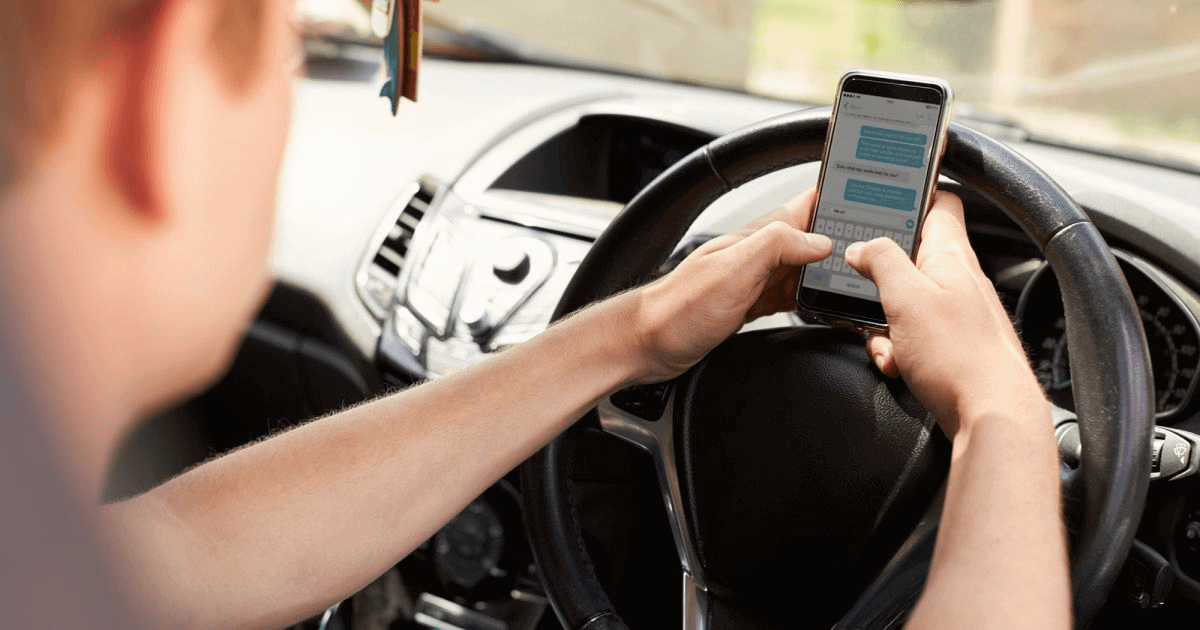 Choosing the Best Car Phone Holder| Avoid Distracted Driving